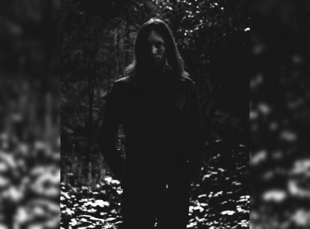 Claud Chaos lanza su atmosférico y oscuro cover para «Baby One More ...
